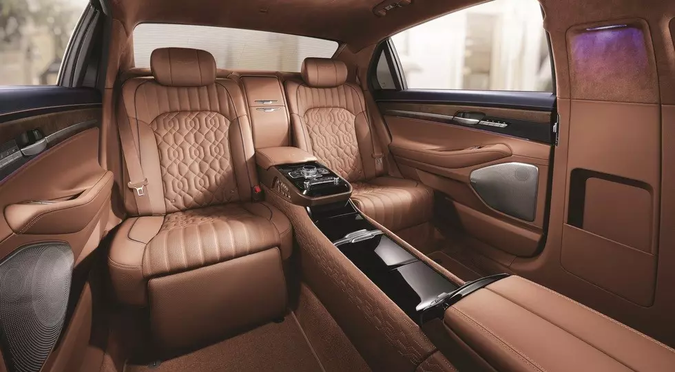 Nai-update na limousine Genesis G90 L: Sa isang VIP chair at isa at kalahating beses na mas mura ni Maja 32647_4