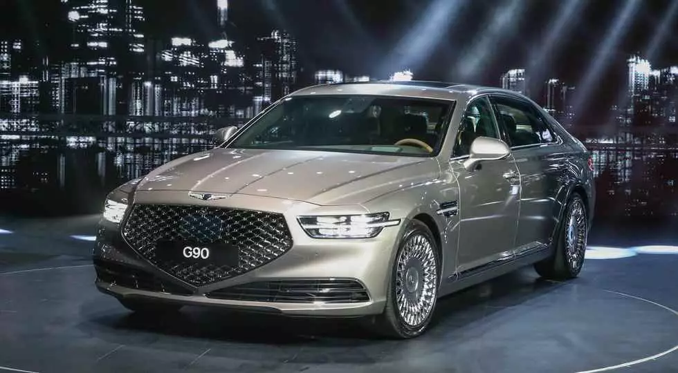 Updated Limousine Genesis G90 L: ஒரு விஐபி நாற்காலி மற்றும் ஒரு அரை முறை Maja மூலம் மலிவான 32647_7