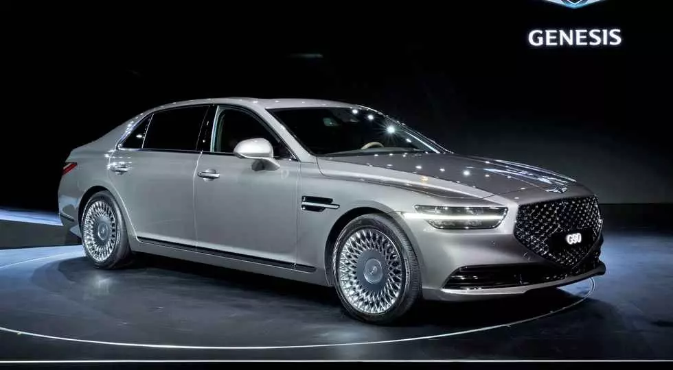 Genesi della Limousine aggiornata G90 L: con una sedia VIP e una volta e mezza più economica da Maja 32647_8