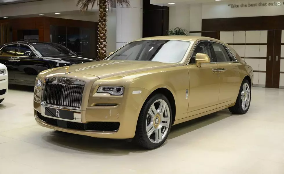 Natanggap ng Rolls-Royce Ghost ang pinakamayamang bersyon para sa Abu Dhabi 32657_1