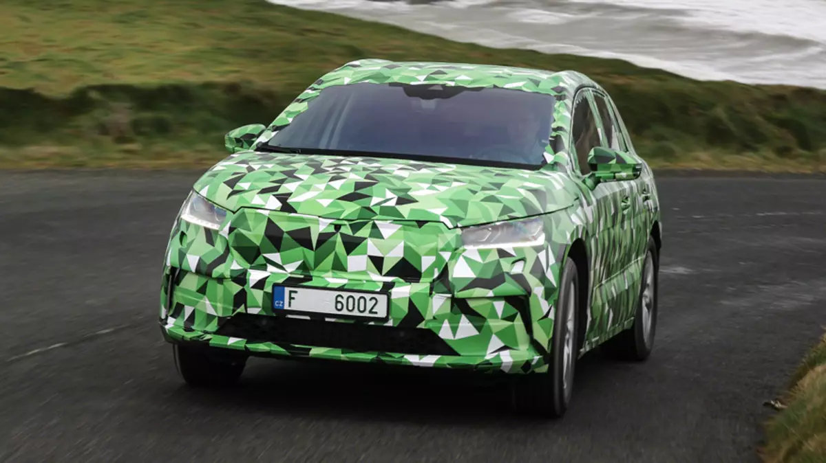 SKODA ENYAQ IV CROSOVER: Atgriezieties pie elektrostacijas līdz 306 ZS, rezerves gājiens - līdz 500 km 32667_4