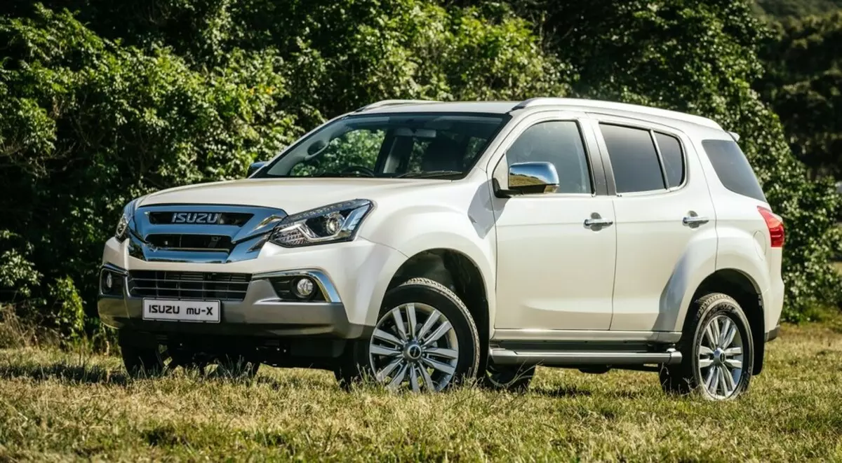 Isuzu yoo tu silẹ Rustr Cervery ati Hyundai Crota 32669_1