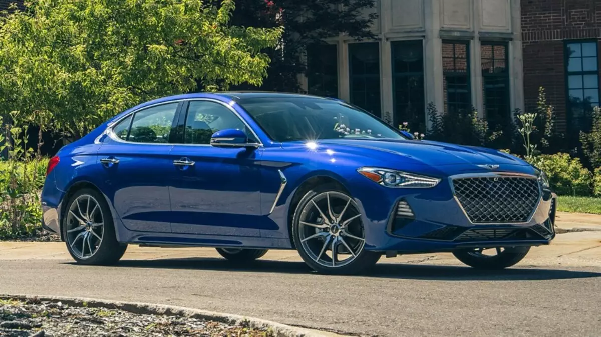 Genesis vai privar ao G70 Gearbox Sedan. Esta versión non está na demanda. 32698_1