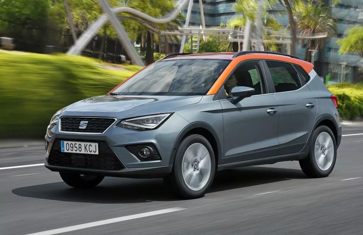 Seat Arona இன் முதல் சோதனைகள்: சத்தம் டீசல் மற்றும் விசாலமான வரவேற்புரை 32707_1