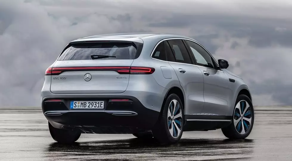 Electocrossor Mercedes-Benz EQC: İki Motor, 408 HP ve 5.1 saniye 