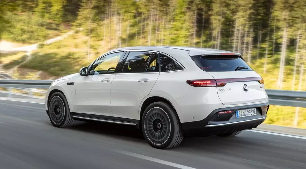 Electocrossor Mercedes-Benz EQC: İki Motor, 408 HP ve 5.1 saniye 