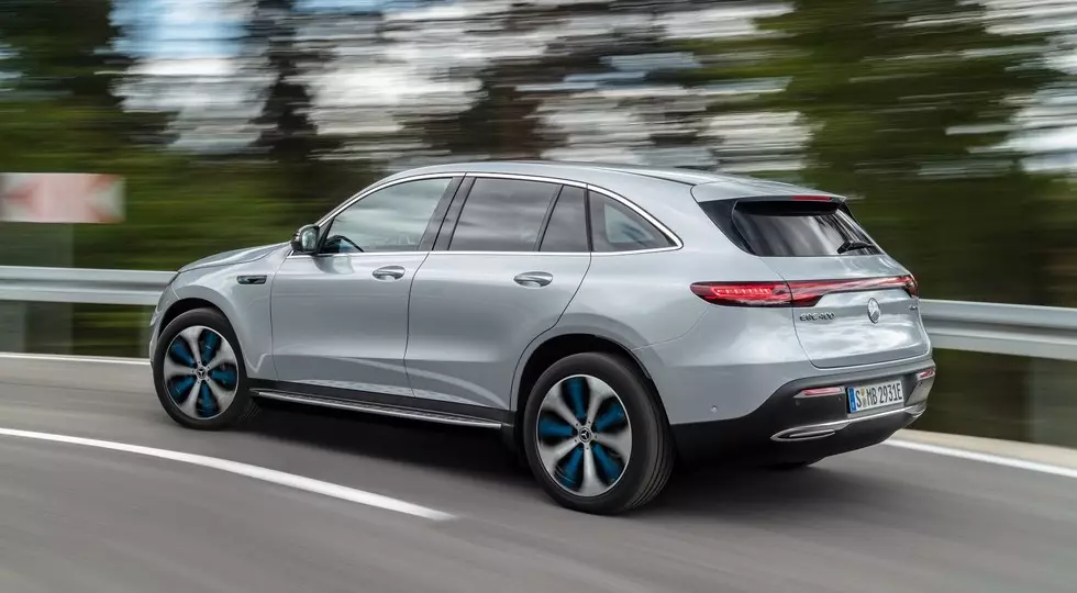 Electrocrossor Mercedes-Benz Eqc: De motè, 408 hp ak 5.1 segonn nan 