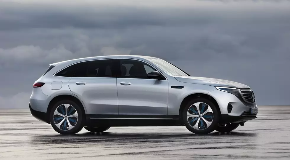 Electrocrossor Mercedes-Benz Eqc: De motè, 408 hp ak 5.1 segonn nan 