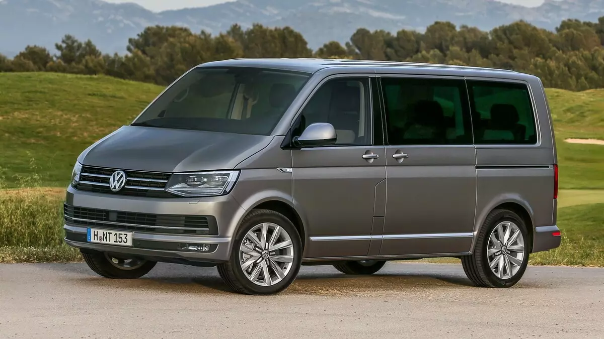 در عکس: Volkswagen Multivan (T6)