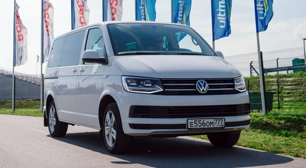 Fotoattēlā: Volkswagen Caravelle