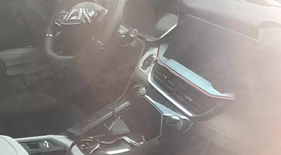 Novi crossover Geely i Volvo razlikovao se iz seniorske salonske braće 32890_3