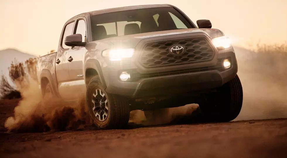 Khaws Toyota Tacoma-2020: Tsis muaj lub tshuab tshiab 