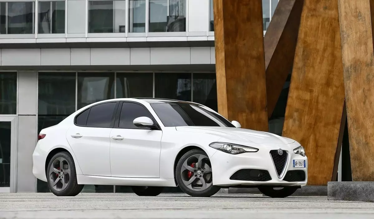 Alfa Romeo Giulia Veloce dikare motora zorê ya tevlihev bistîne 32950_1