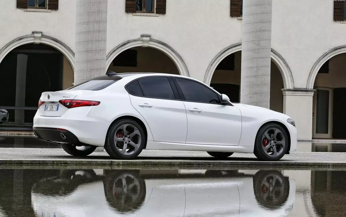 Alfa Romeo Giulia Veloce dikare motora zorê ya tevlihev bistîne 32950_4