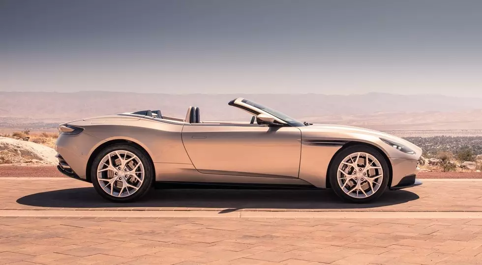 Ο Aston Martin DB11 Volante αντιπροσωπεύεται επισήμως 32988_2