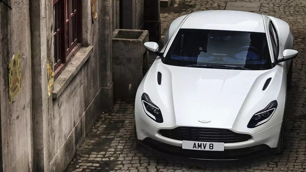 ASTON_MARTIN_DB11_V8_74.