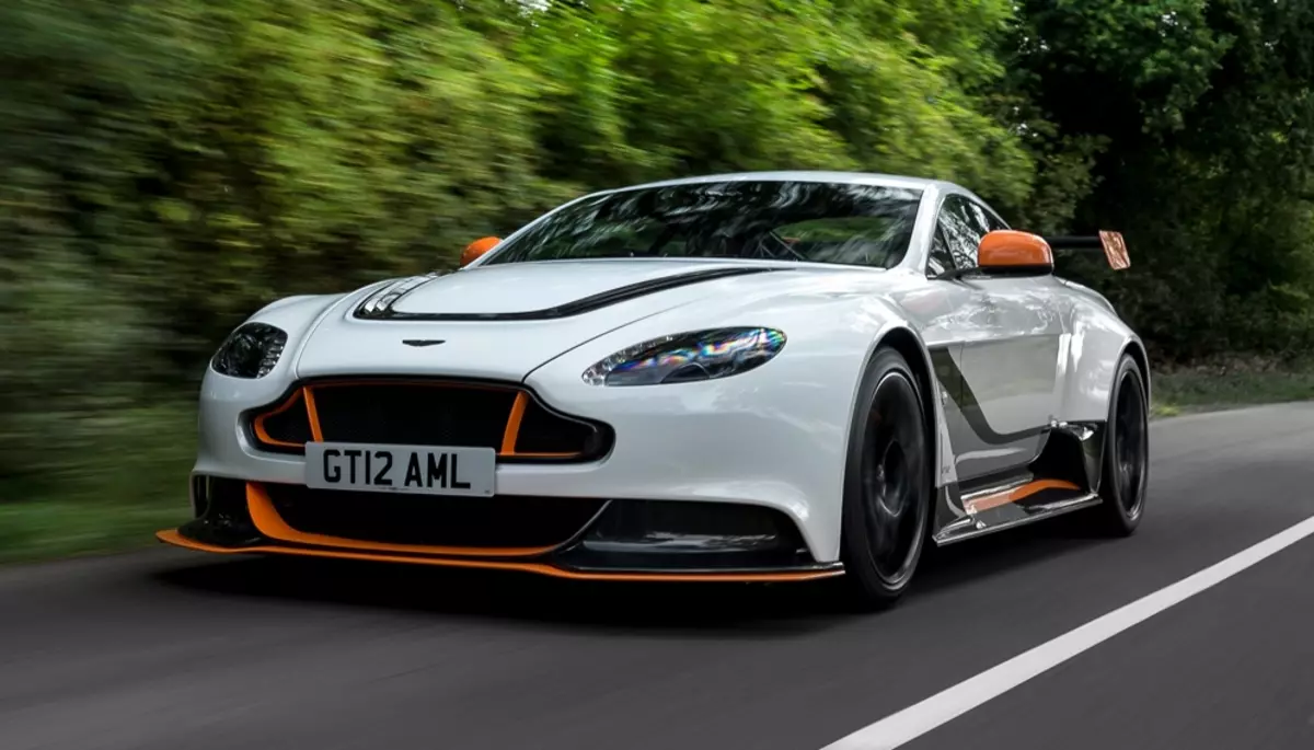 Aston_martin_v12_vantage_gt12_18.jpeg.