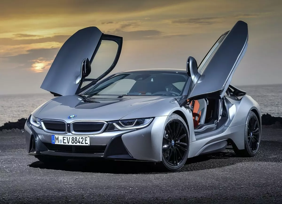 New BMW I8 Roundster ndi I8 Coupe amaimiridwa mwalamulo 33194_1