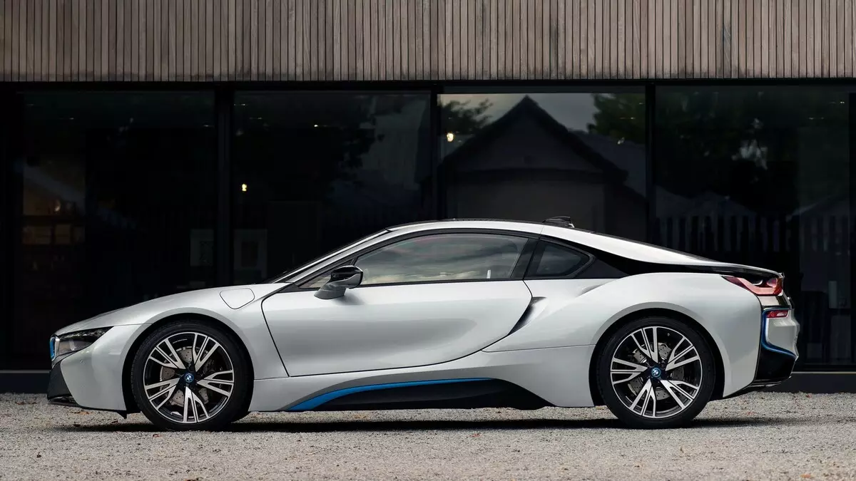 Michezo ya Hybrid BMW I8 Face Face. 33197_2