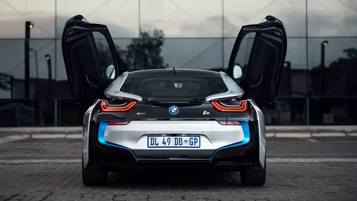 Olahraga hibrida bmw i8 wajah wajah 33197_3