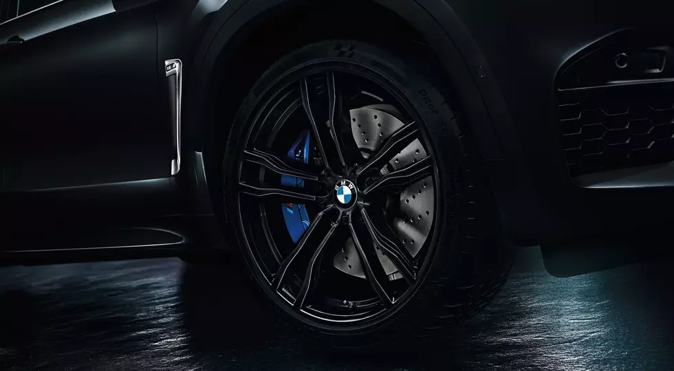 Russian ଷର ମୂଲ୍ୟ BMW X5 ମିଟର ଏବଂ BMW X6 M ସ୍ୱତନ୍ତ୍ର କ୍ରମାଗତ କଳା ଅଗ୍ନି | 33224_4