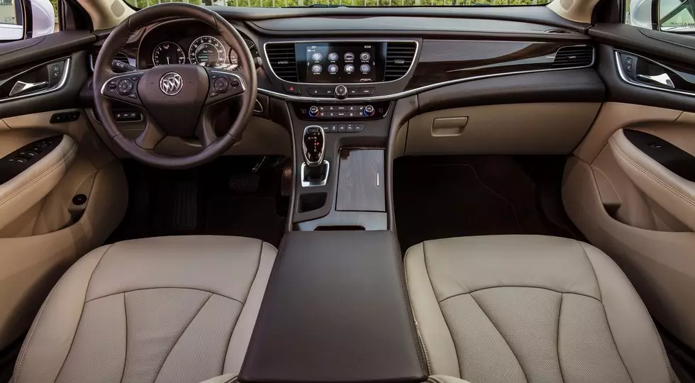 Buick está tentando reviver as vendas do Sedan de Lacrosse, atualizando 33278_10