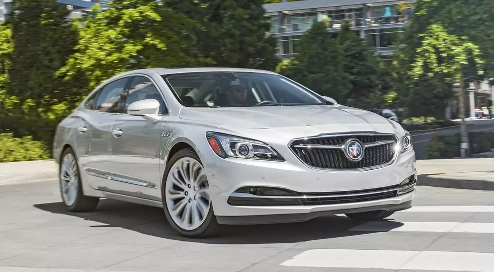 Buick güncellenerek lacrosse sedan satışlarını canlandırmaya çalışıyor. 33278_8