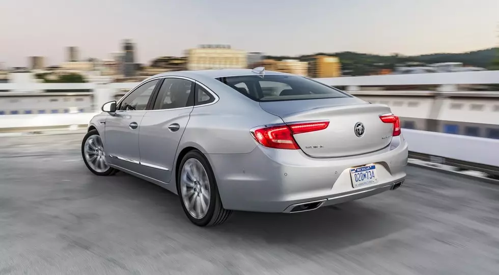 Ο Buick προσπαθεί να αναβιώσει τις πωλήσεις του Lacrosse Sedan με την ενημέρωση 33278_9