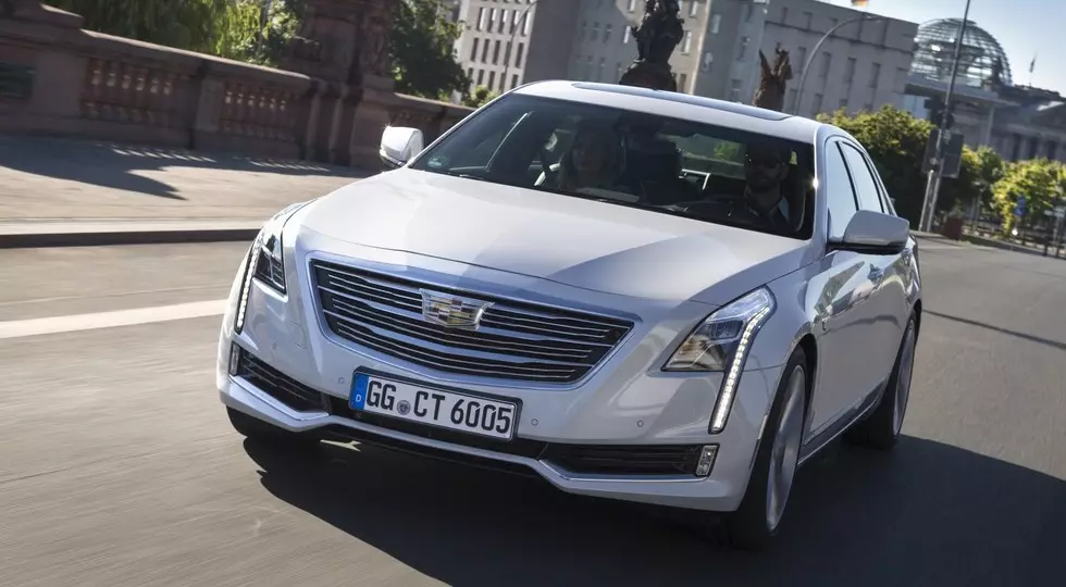 Cadillac CT6.