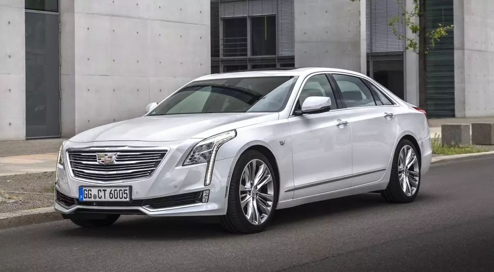 Cadillac은 유럽의 CT6 세단과 XT5 크로스 오버의 가격과 마감 시간이라고 불렀습니다. 33300_2