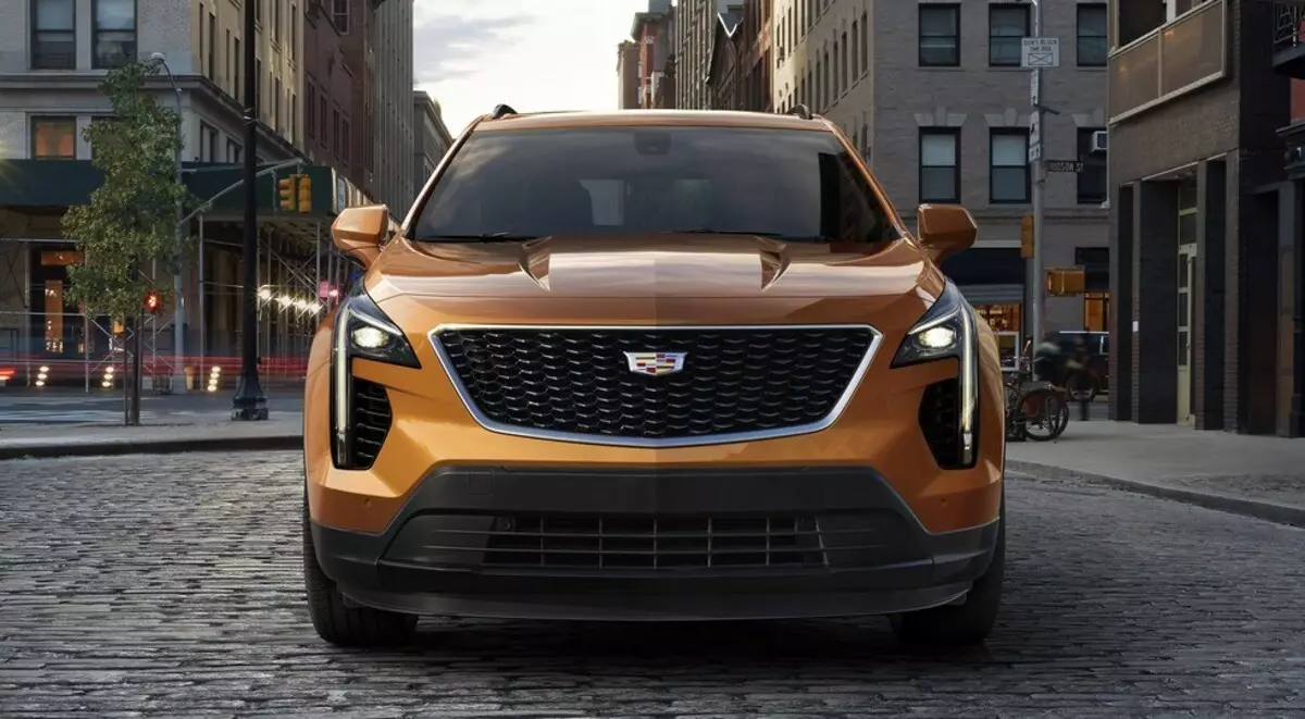 Կրտսեր. Cadillac- ը ներկայացրեց XT4 Crossover- ը 33301_1