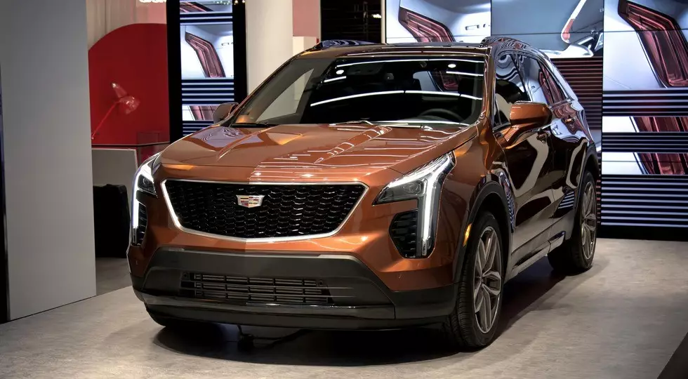 Կրտսեր. Cadillac- ը ներկայացրեց XT4 Crossover- ը 33301_13