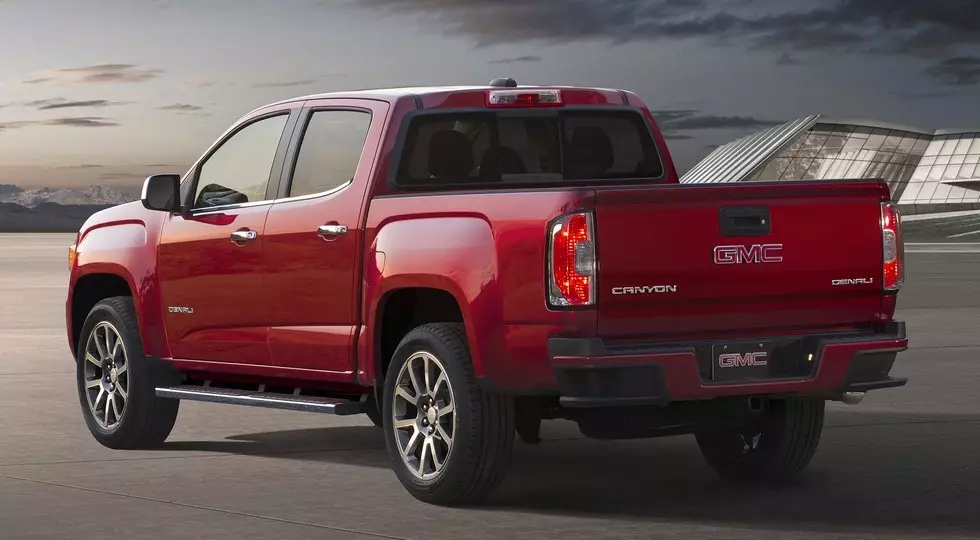 pickup GMC Canyon یو نوی انجن ترلاسه کړ 33304_2