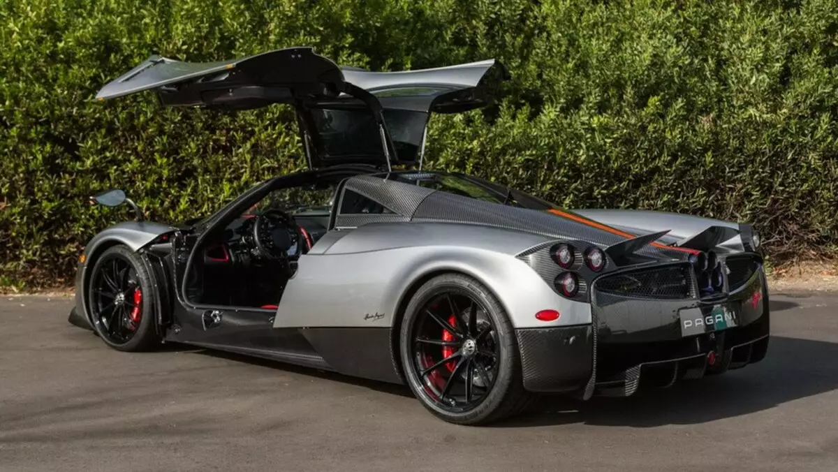 加利福尼亞經銷商賣了新的Bugatti Chiron和Pagani Huayra for Bitcoins 33323_4