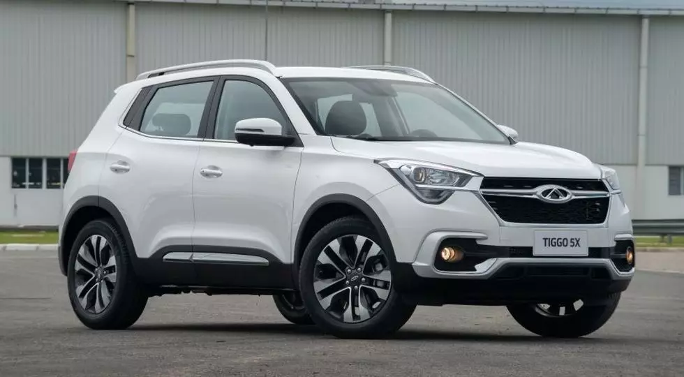 Outros Chery Tiggo 4: Uma mistura de antiga com o novo (com tiggo 8 para a Federação Russa agiu bem) 33358_5