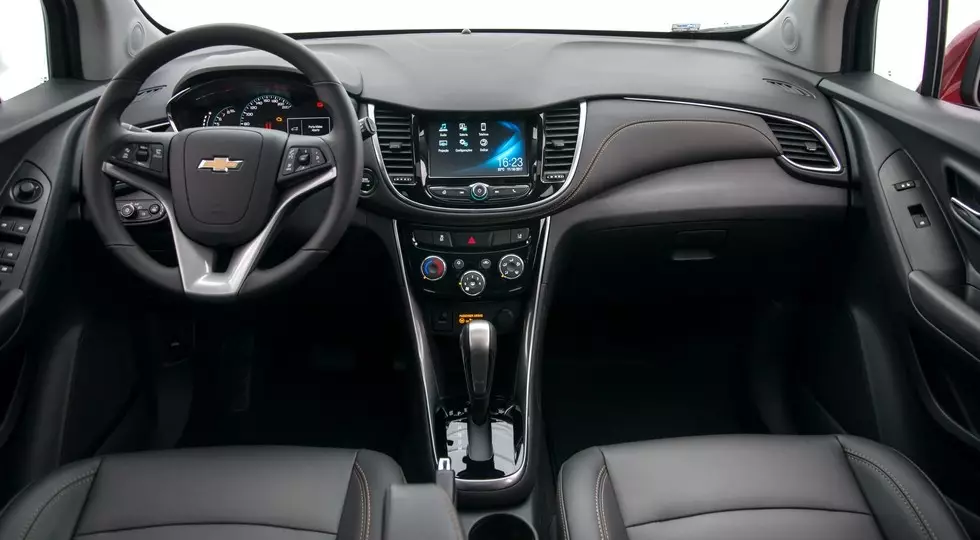 Chevrolet- ի նոր Tracker- ը ստացել է նույն սրահը, որքան Օռլանդո companktva- ն 33439_9