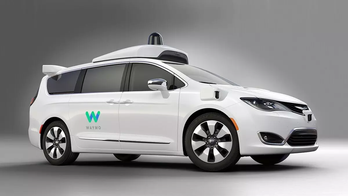 Googles-Driverless-Waymo- ზე დაფუძნებული- on-chrysler-pacifica-hybrid