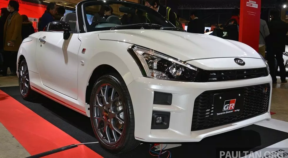 Tiny Roadster Daihatsu Mimicates Ubos sa 