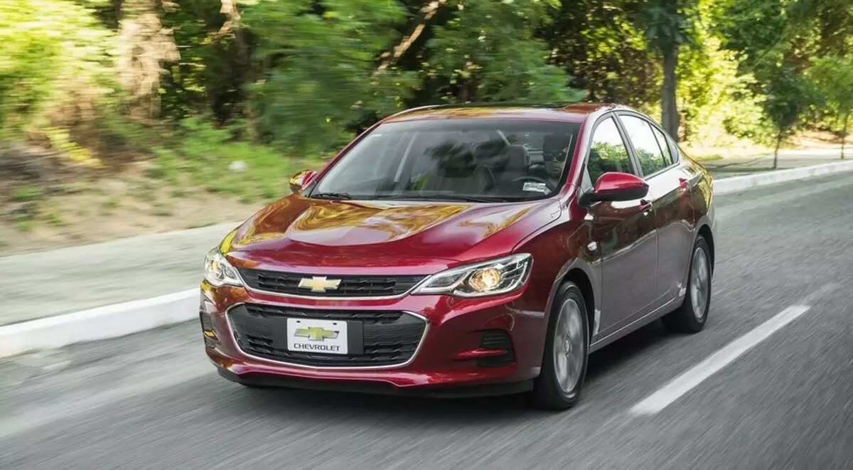 Chevrolet Sedan rẻ tiền trên khung gầm của cruze cũ đã có thẩm mỹ viện 