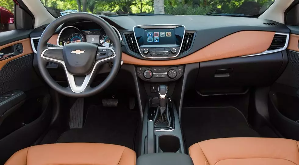 Chevrolet Ucuz Sedan Köhnə Cruze'nin şassisində 