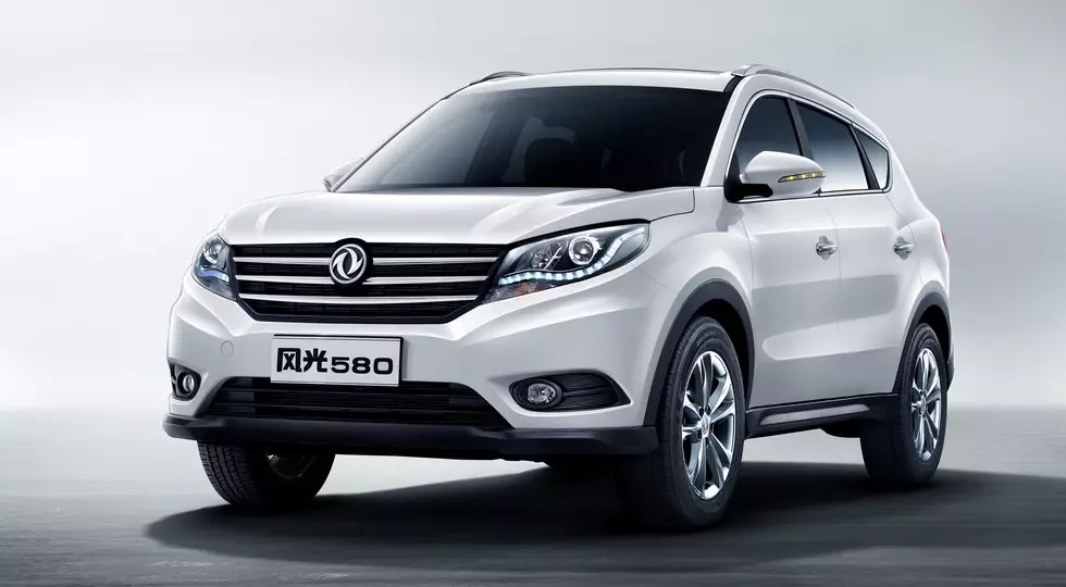 Dongfeng में, उन्होंने बताया कि क्यों नई कंपनियां रूसी संघ में देरी के साथ आती हैं 33551_1