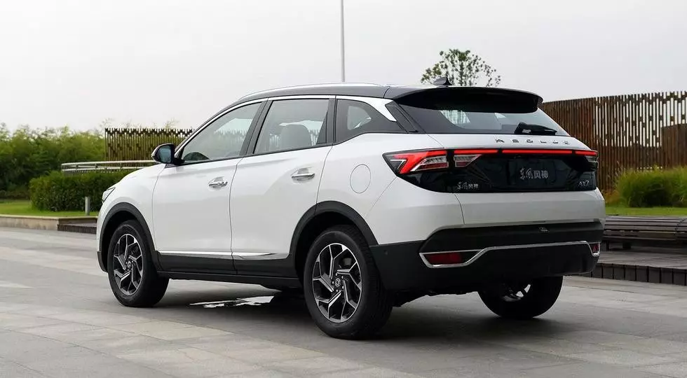 Nouvo Dongfeng AX7 ap eseye ratrape ak Geely Atlas ak Haval H6 33558_5