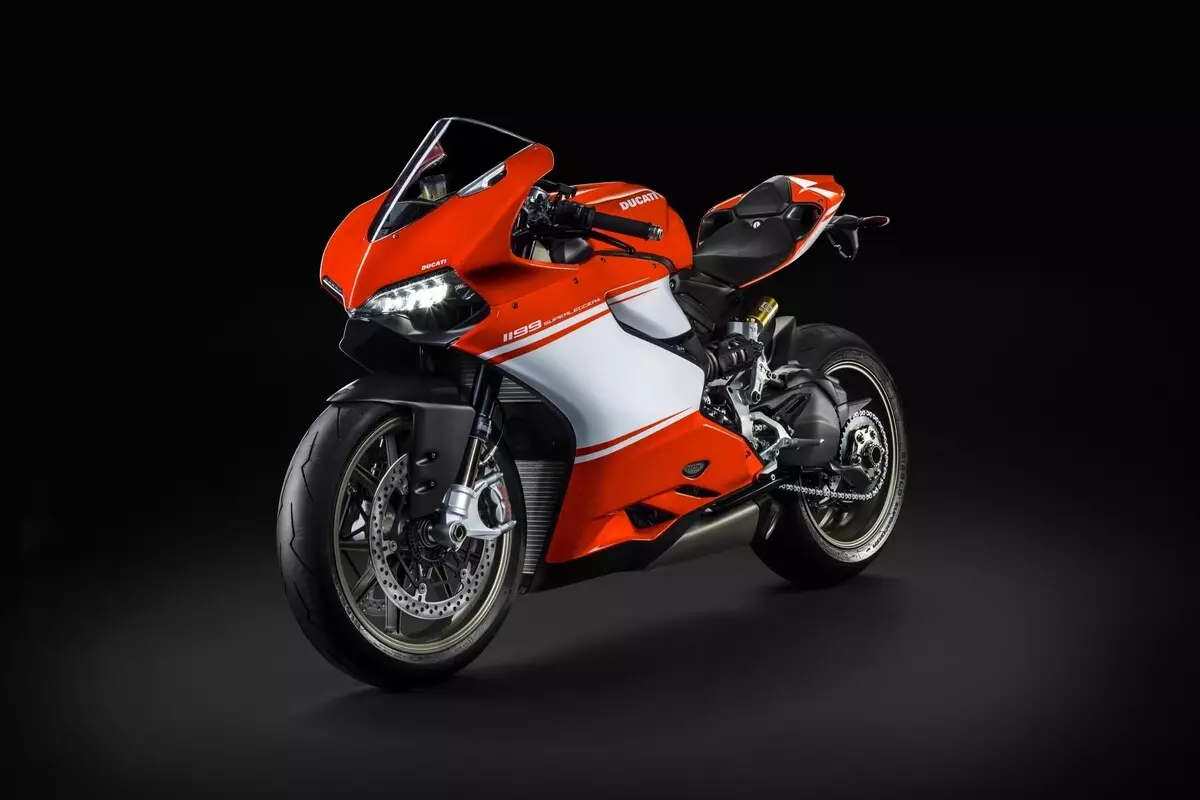 Ducati poziva Sportbikes 1199 Superleggera