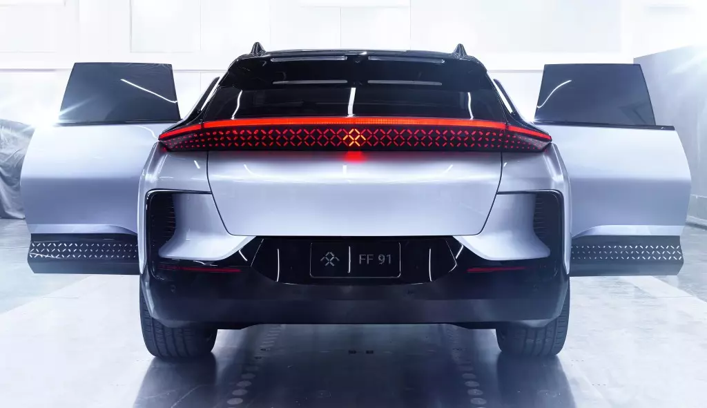 Faraday Future froze ang konstruksiyon ng planta 33607_5