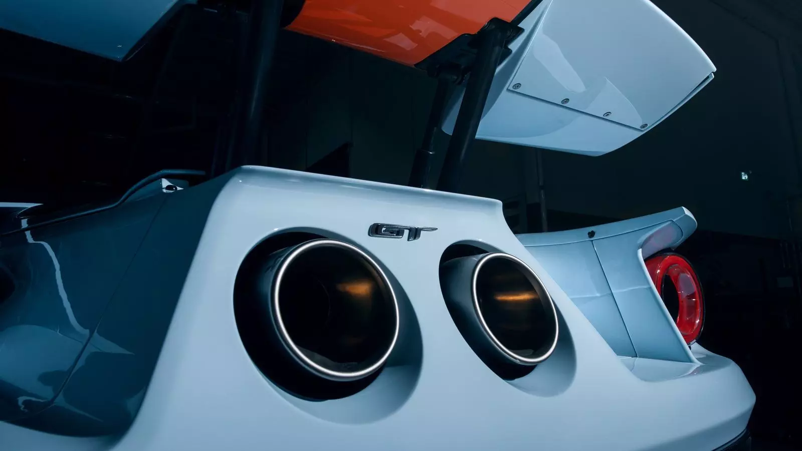 Mizajou Ford GT: Plis pouvwa ak kò ki soti nan 