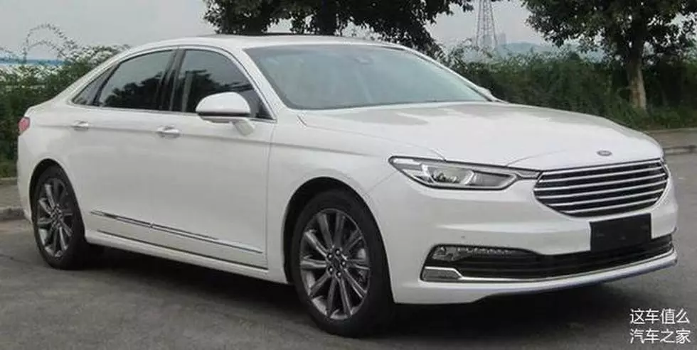 Updated Ford Taurus for China