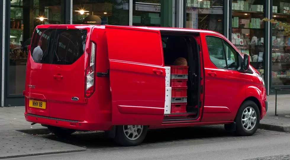 Ford Transit tsika uye tourneo tsika kare pakati pevatengesi veRussia 33770_2