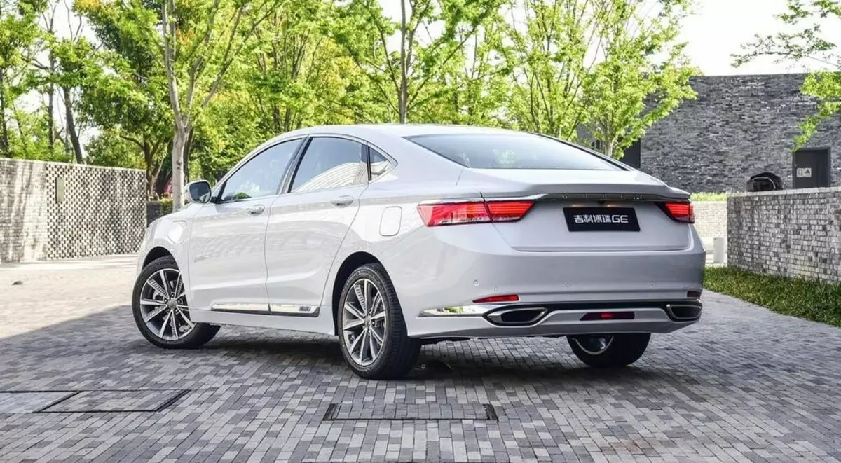 Geely Emgrand GT sedanas su 