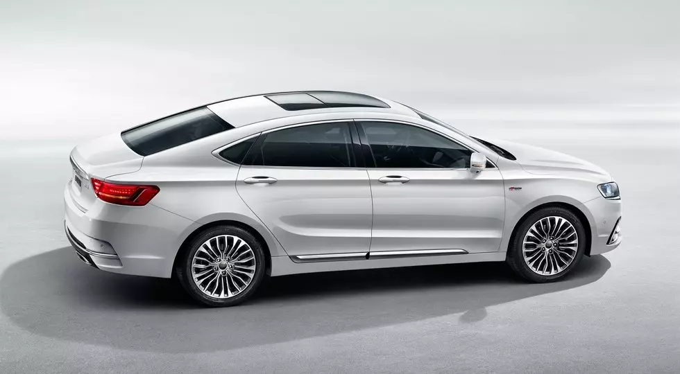 Geely has shown a new sedan 33843_3