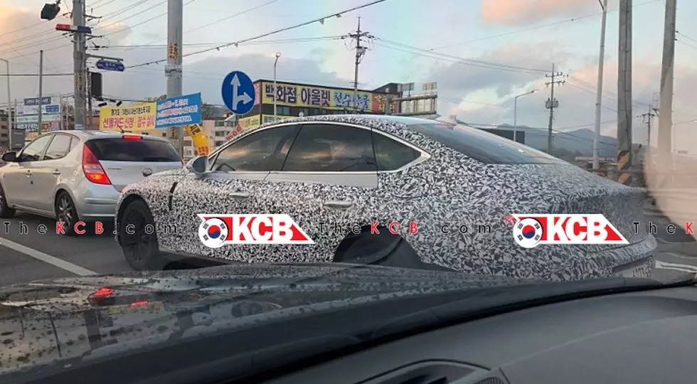 Ang Genesis nangandam alang sa premiere sa 420-kusog nga G80 Sport Sedan 33867_1